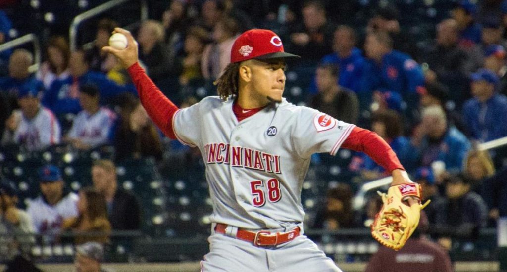 El pitcher dominicano Luis Castillo estuvo a punto de lanzar un juego ...