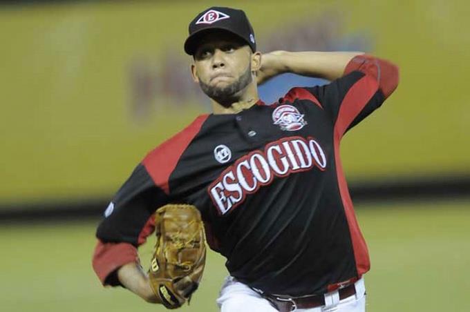 Desconocidos le robaron este martes la yipeta al lanzador Jordan Norberto