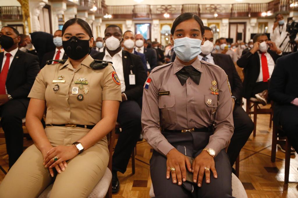 Proceso.com.do : Gobierno entrega más de 500 carnets premium del SENASA ...