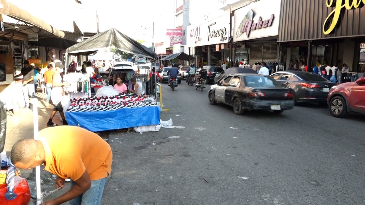 En la Duarte ya se siente la navidad, pero comerciantes se quejan por ...