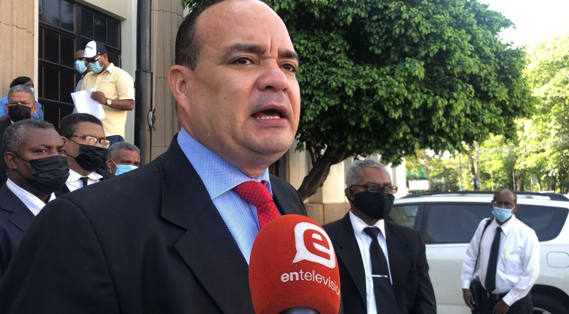 Surún interpone querella contra alegado grupo mafioso