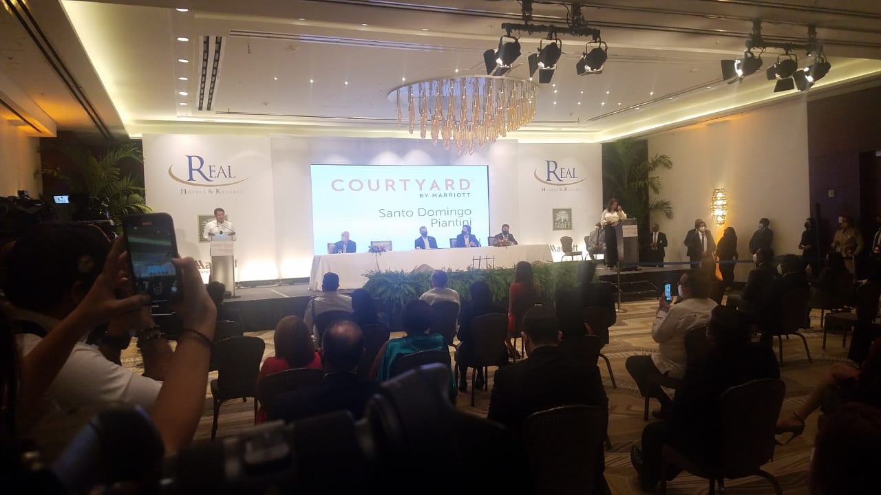 Luis Abinader apertura construcción Hotel Courtyard by Marriott Santo ...