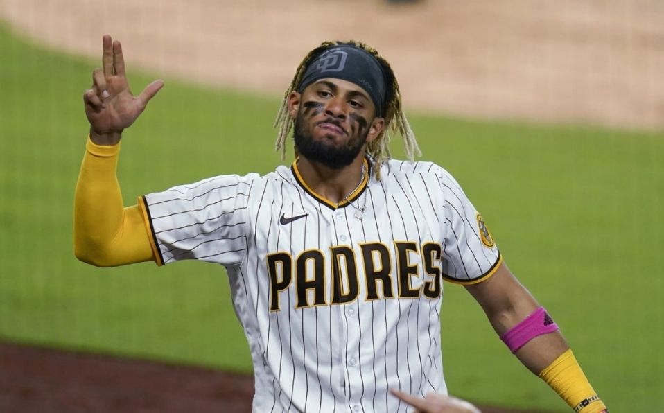 Tatis Jr vuelve a juego como jardinero y conecta 2 cuadrangulares