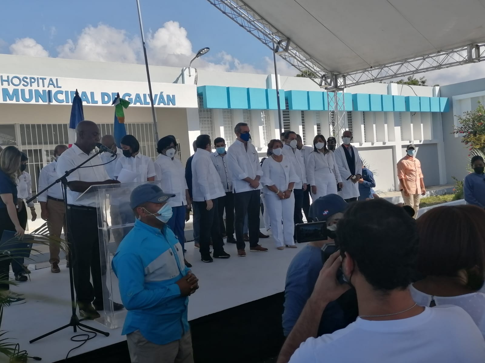 El Presidente Abinader inaugura varias obras en las provincias Barahona ...