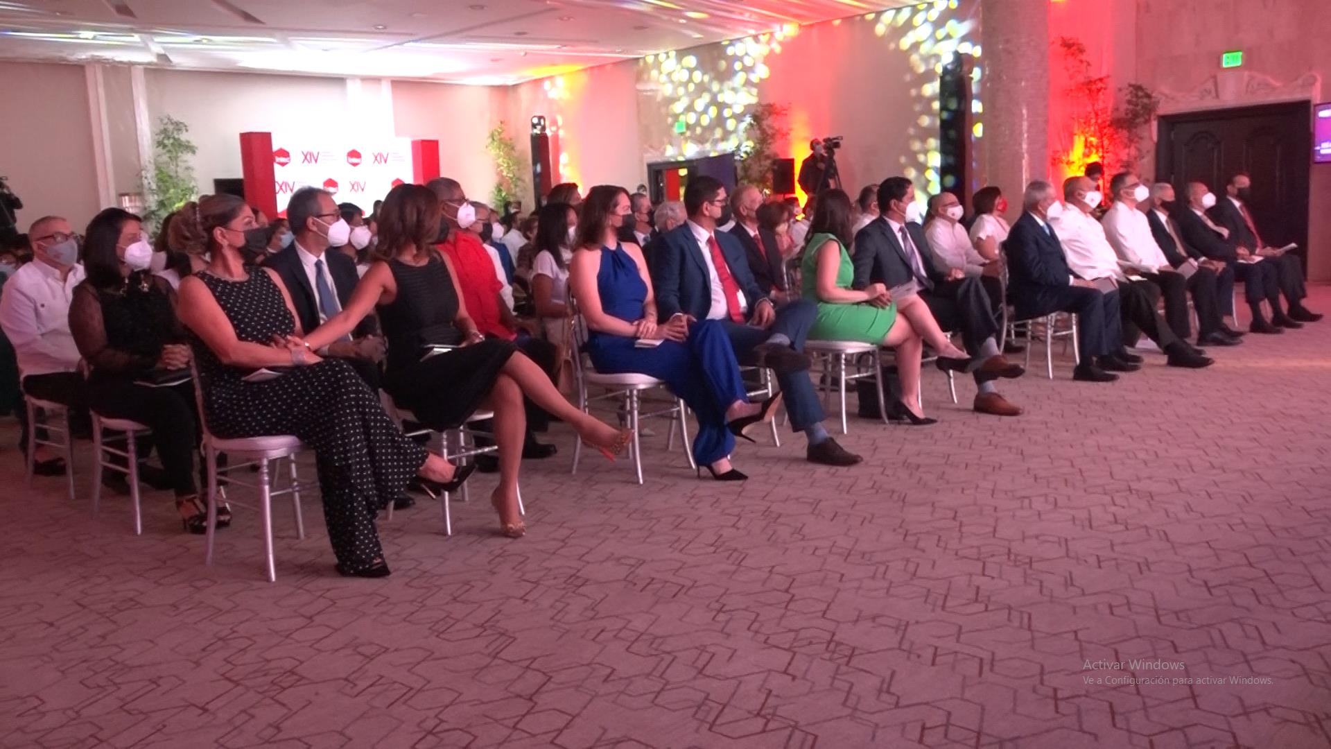 Intec reconoce egresados destacados