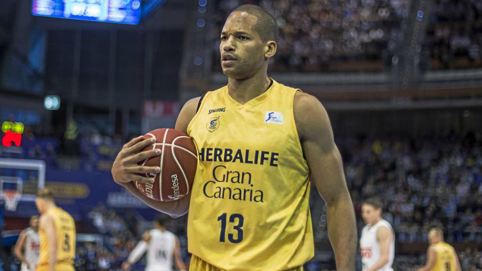 El dominicano Eulis Báez rompe un récord en el baloncesto de España