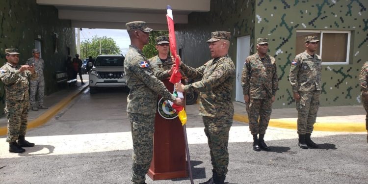 Instalan nuevo comandante del Ejercito RD en batallón Pedernales