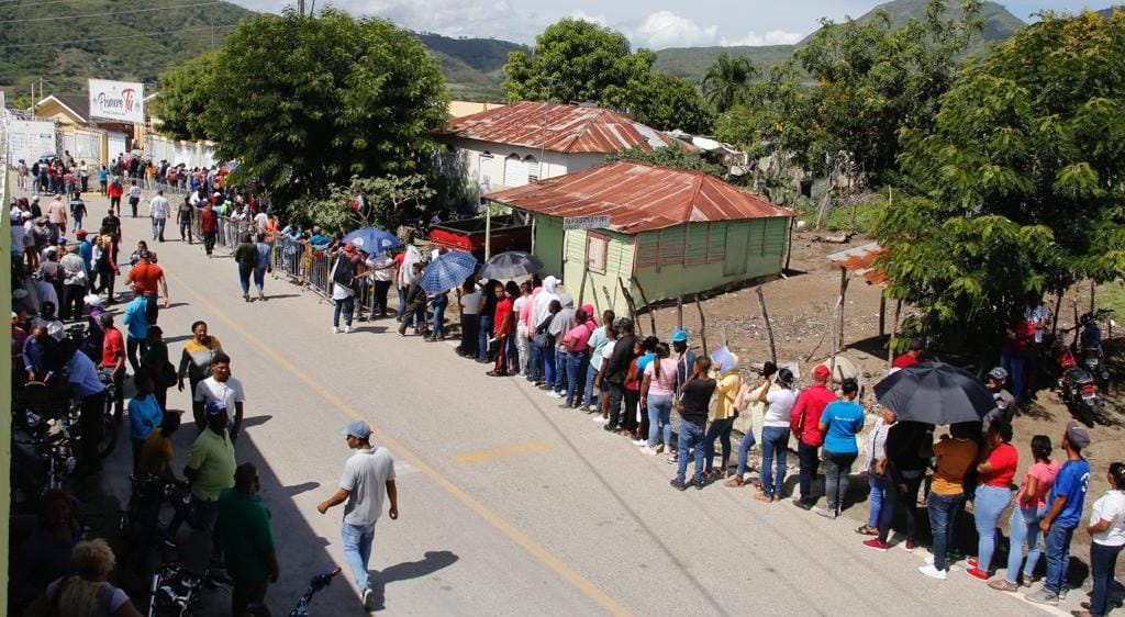 En Bohechio la gente de Yaque se enfiló para no quedarse fuera de ...