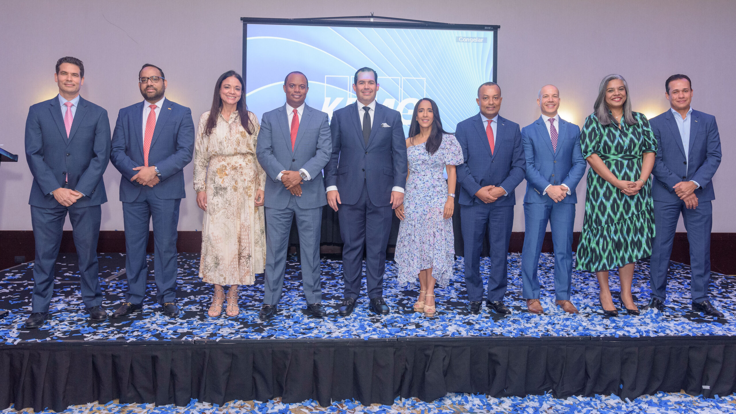 La firma KPMG celebra ascenso de 160 profesionales y nuevo socio