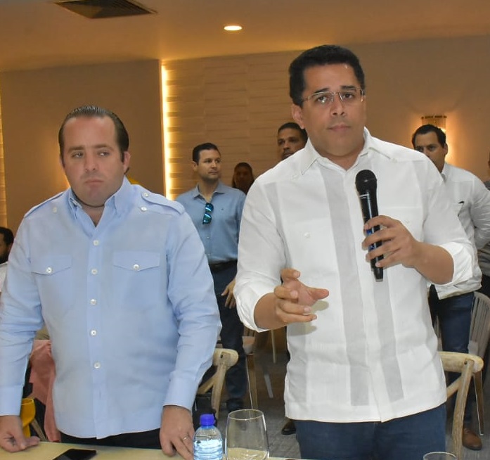 entelevision :: Trascienden fuertes diferencias políticas entre David ...