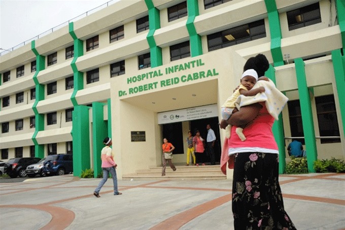 Hospital Robert Reid pone a circular primer Manual de Procedimientos y ...