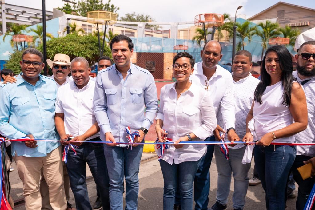 Propeep inaugura el "Paseo de Los Colores" en espacios públicos de ...
