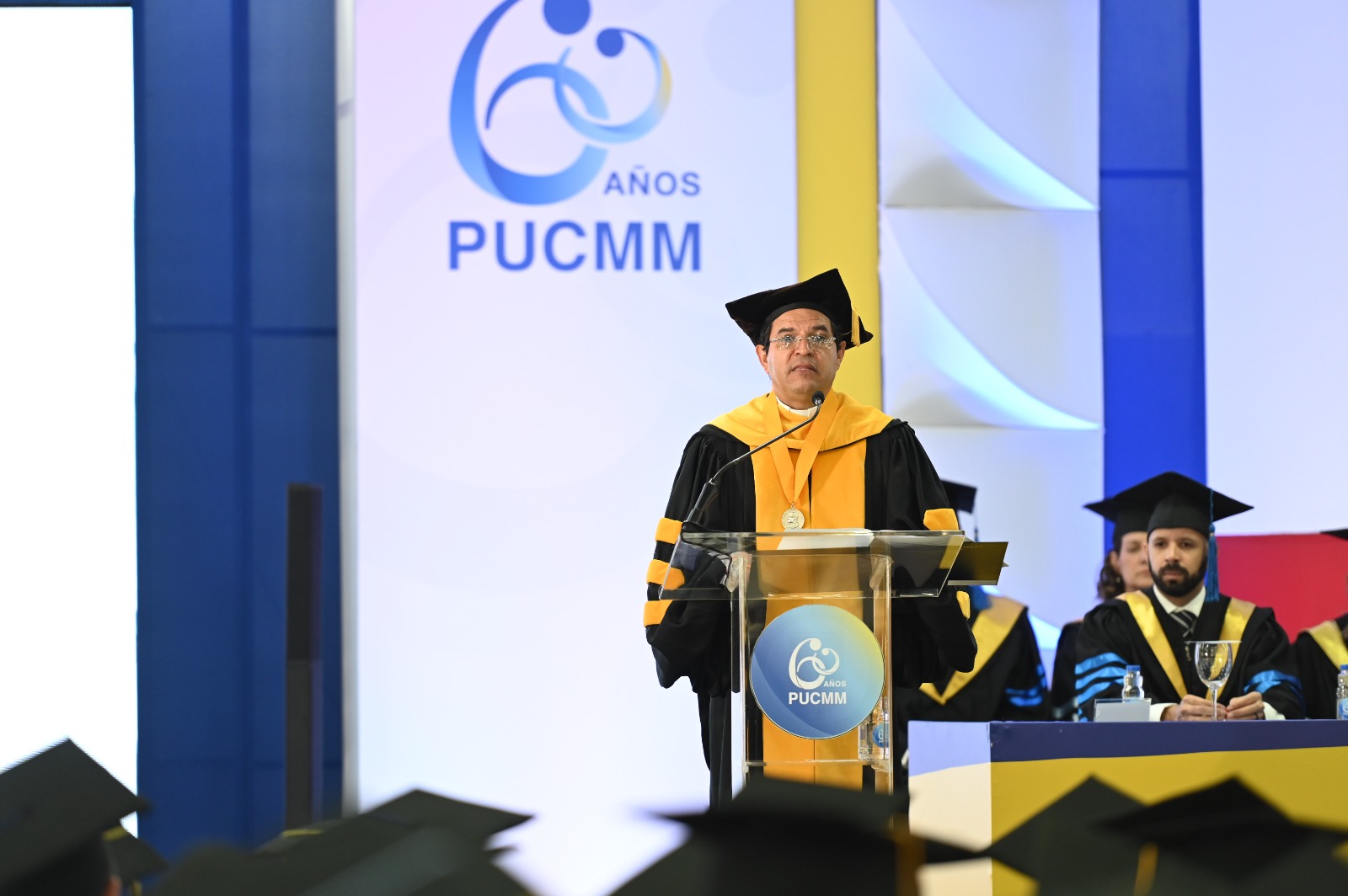 PUCMM entrega 469 nuevos profesionales a la sociedad