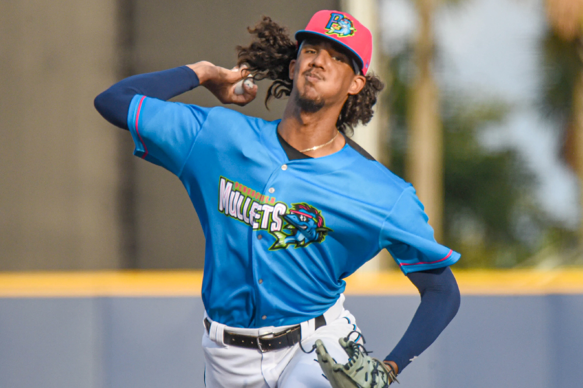 El dominicano Eury Pérez se convertirá en el pitcher más joven en ...