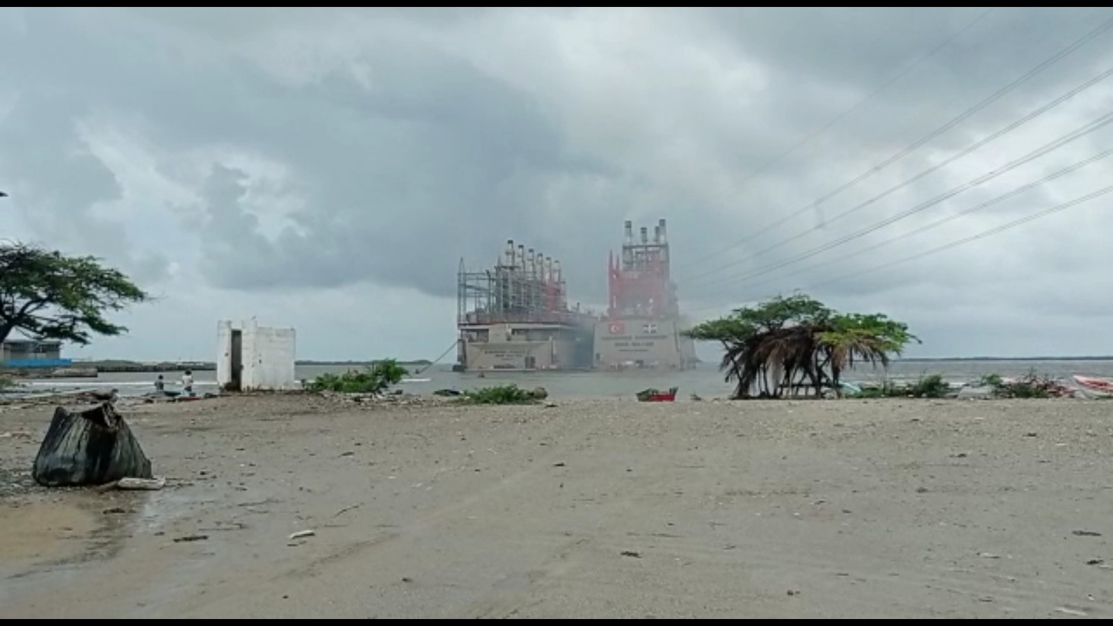 Reportan muerte masiva de peces en Los Negros de Azua, donde instalaron ...