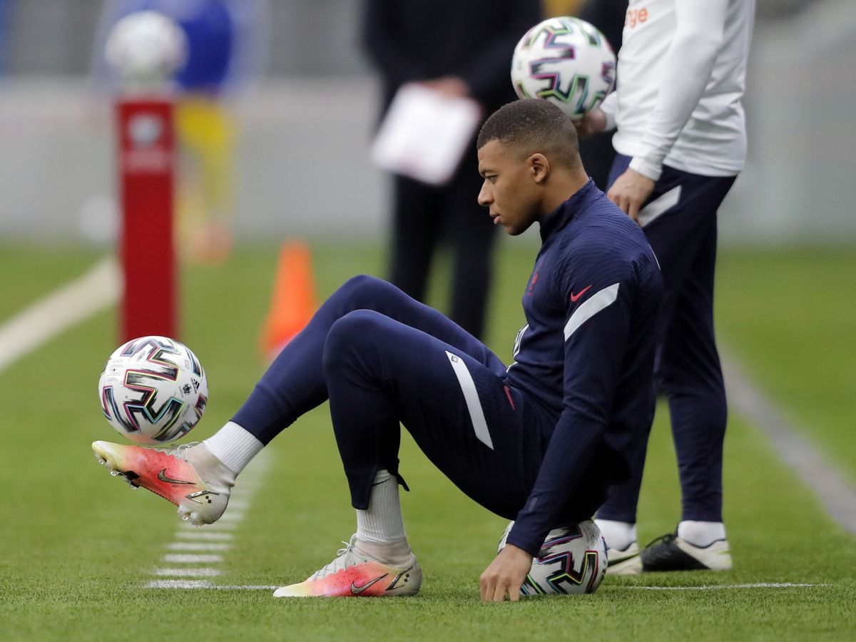 Kylian Mbappé volvio a entrenar con el equipo del Paris Saint-Germain