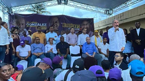 Danilo Medina pide a dominicanos no dejarse «engatusar» del Gobierno ...