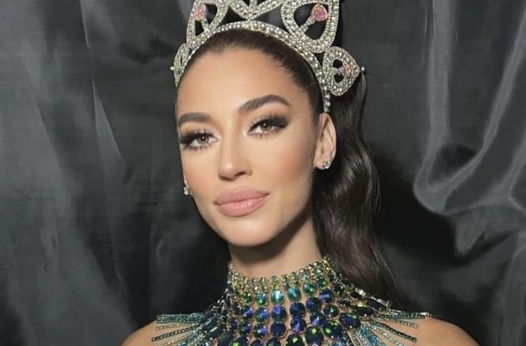 A Miss RD Mariana Downing le pasó lo de Confú en pasarela en Miss Universo