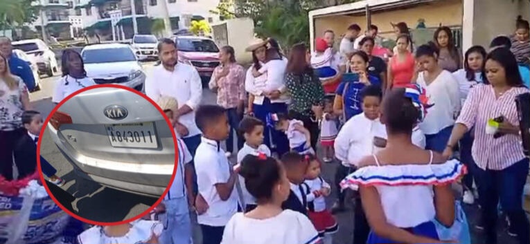 Tres heridos tras hombre abalanzar su vehículo en acto por la Independencia