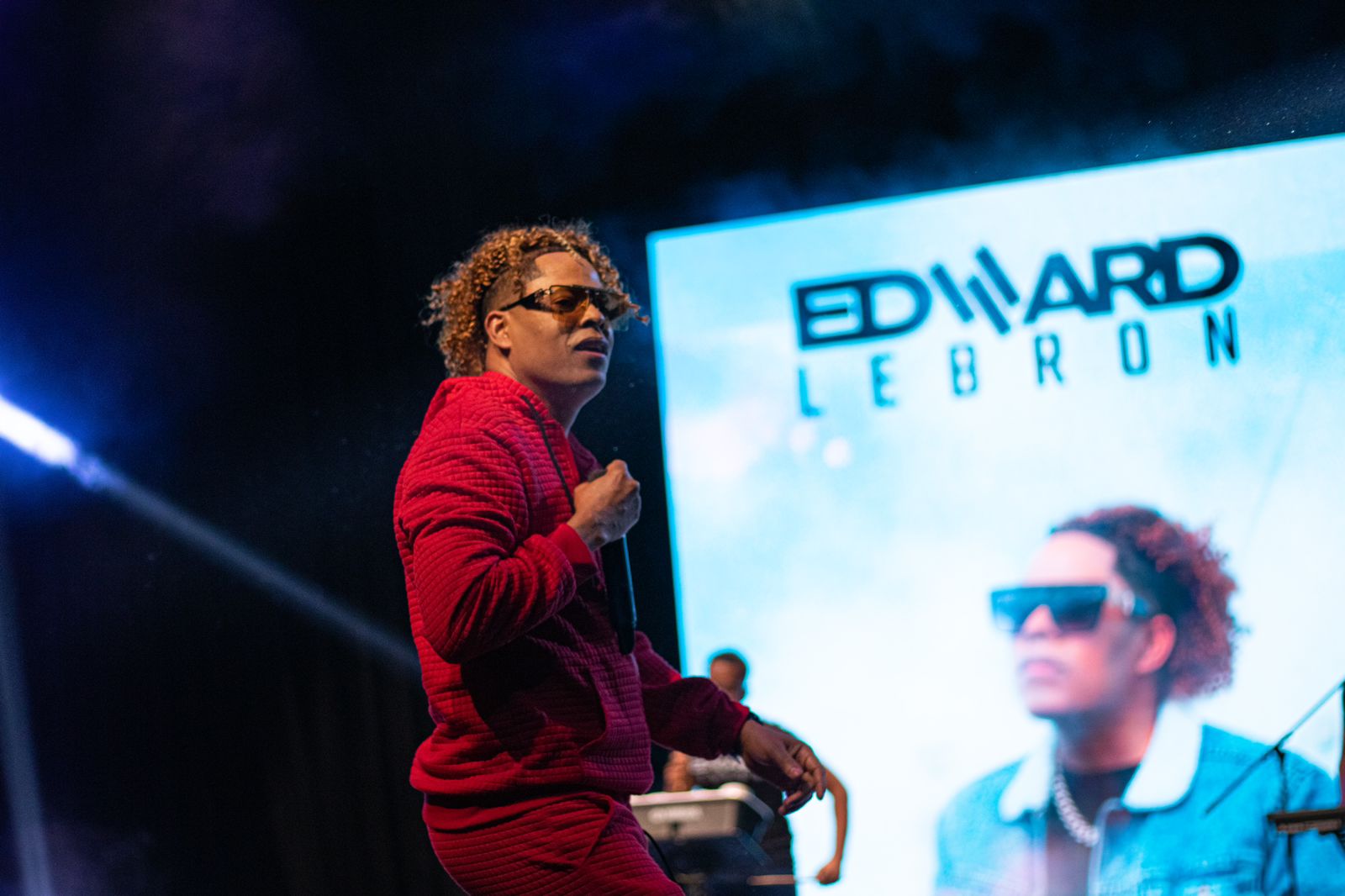 Cantante Edward Lebrón prepara documusical en homenaje a Redimi2