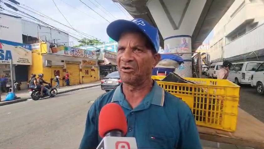 Buhoneros desalojados en la Josefa Brea acusan a Carolina Mejía de ...