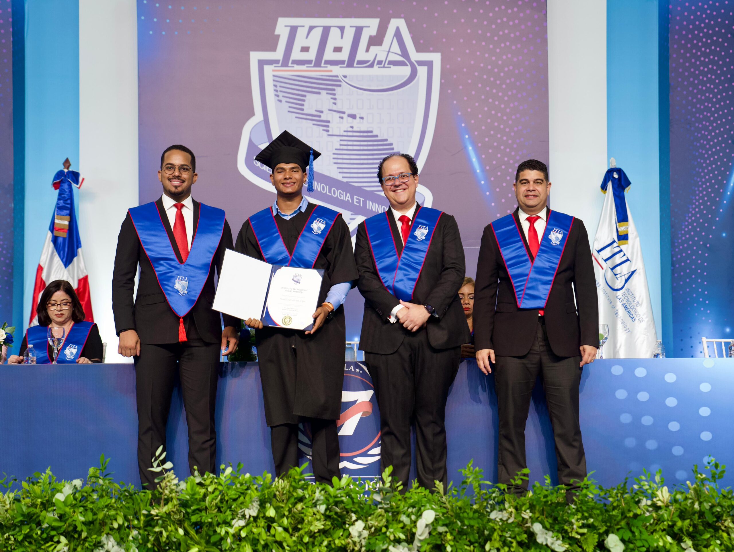 Super7FM :: ITLA gradúa 608 profesionales en tecnología, incluyendo 3 ...
