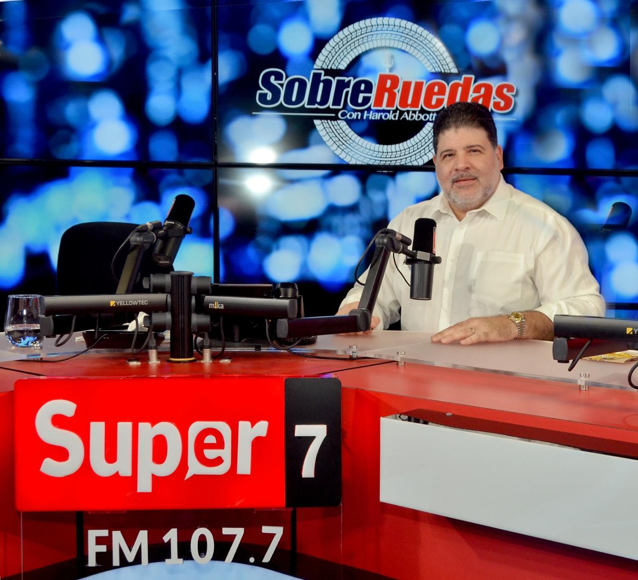 Harold Abbott celebra 7 años con un elenco “Sobre Ruedas”