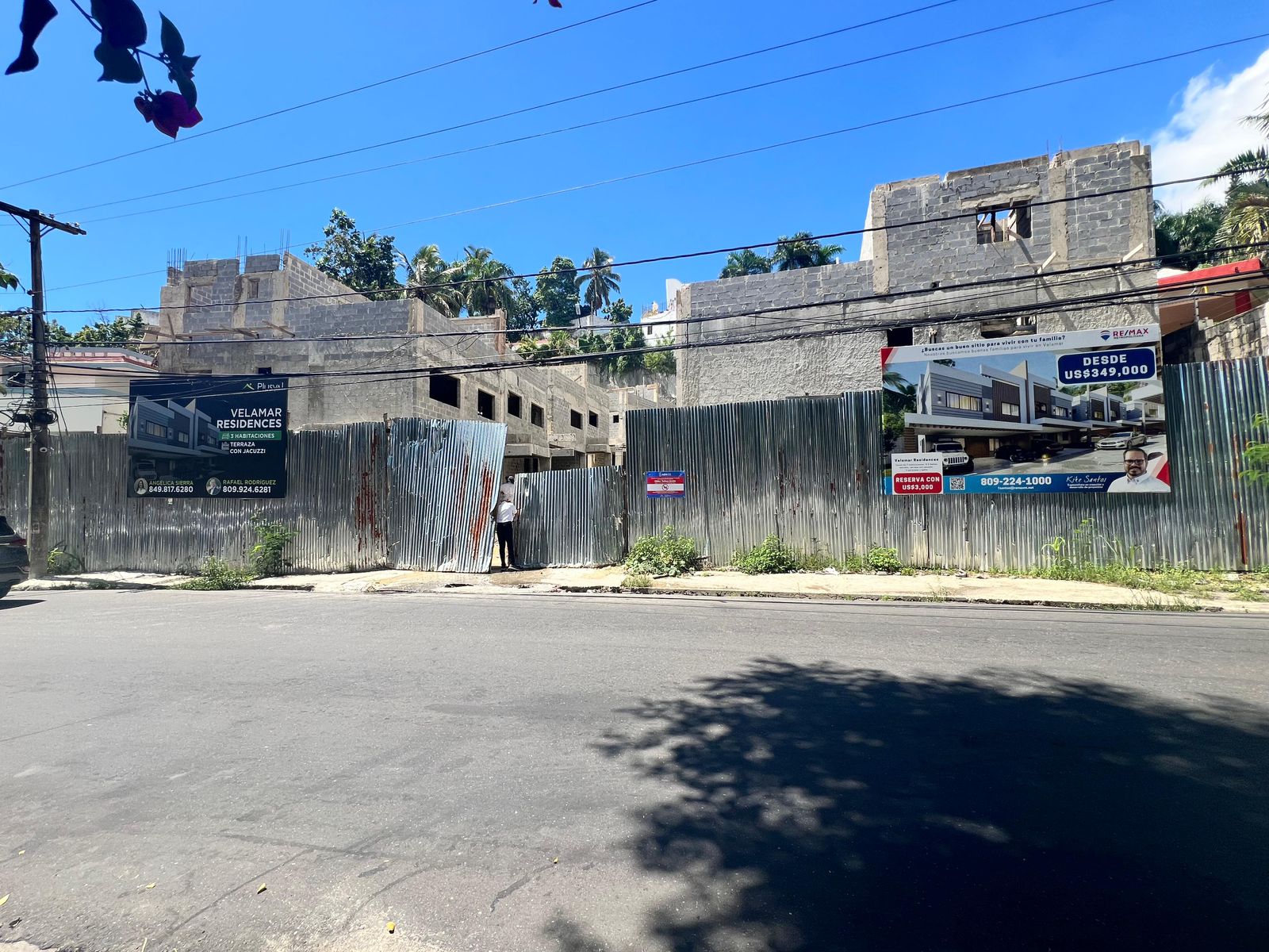 Junta de Vecinos Cerros de Arroyo Hondo III denuncia Constructora Velázquez Alba levanta ...