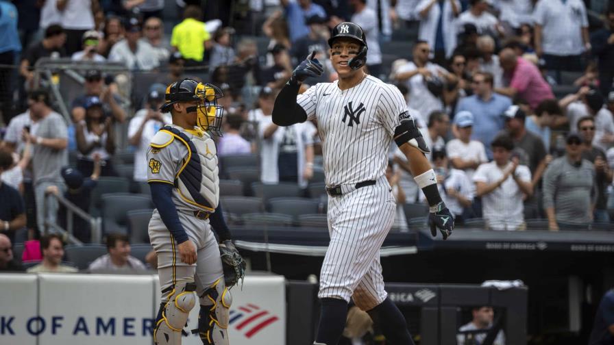 Judge conecta tres de los nueve jonrones de los Yankees en triunfo 20-9 ante Cerveceros