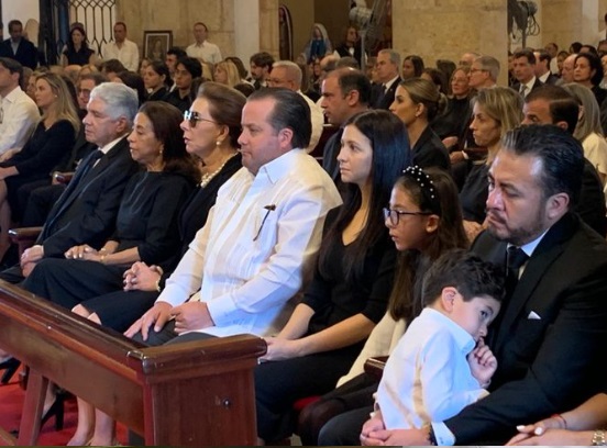 Monseñores Ozoria y De la Rosa y Carpio concelebran misa en honor a ...