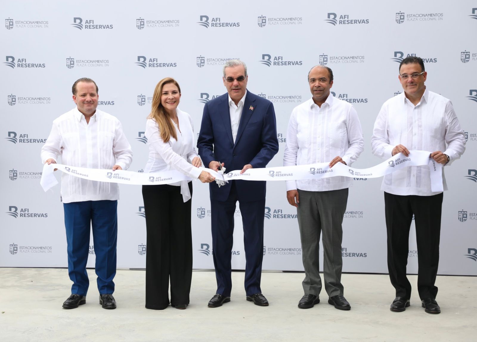 Edificio de parqueo Plaza Zona Colonial inaugurado por presidente ...