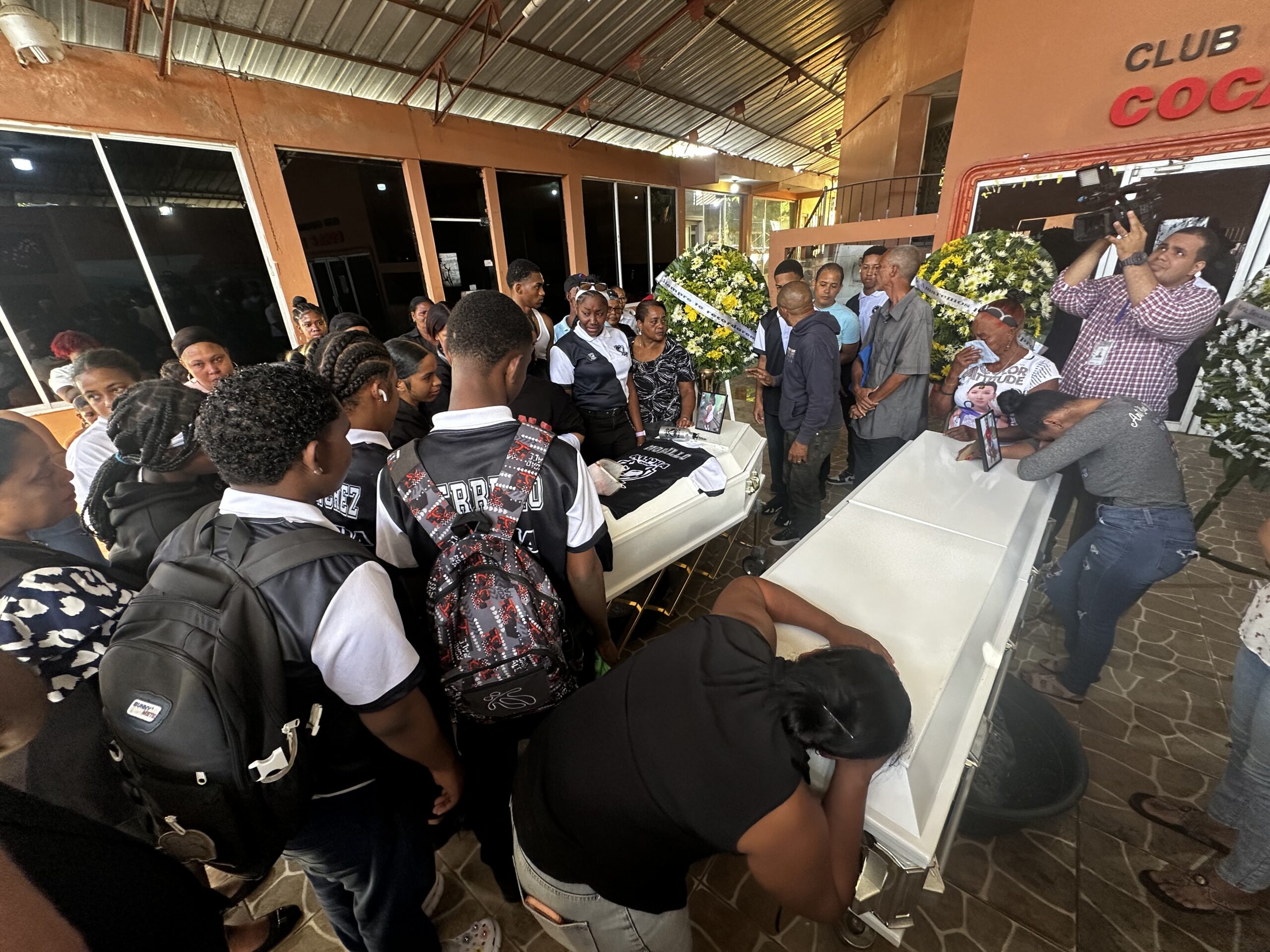 "Él lo que merece es estar muerto, no preso"; dan último adiós a madre ...