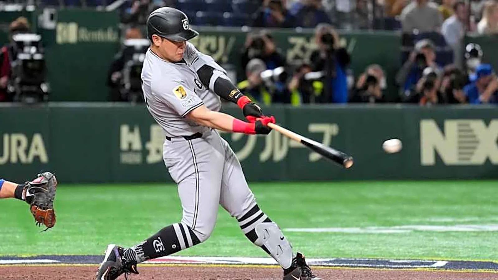 El japonés Kazuma Okamoto firmó con los Azulejos de Toronto por 60 ...